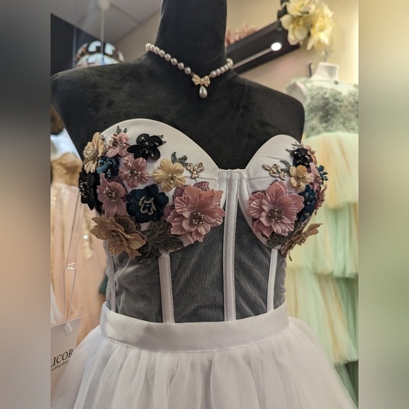 Licor | Tops | Designer Flower Corset Top 3d Flowers | Poshmark